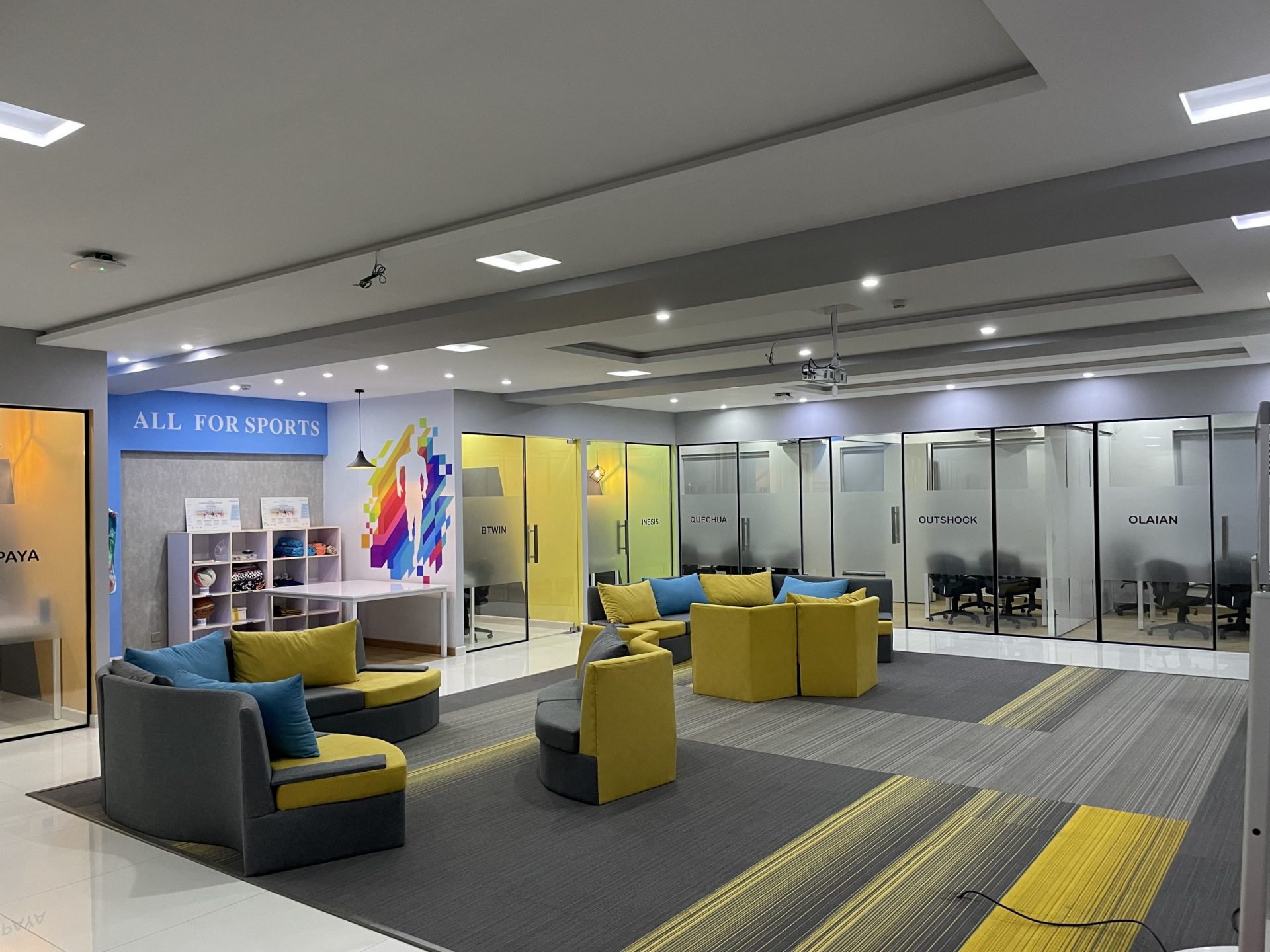 Interior designers in Lahore designed Decathlon office by AenZay
