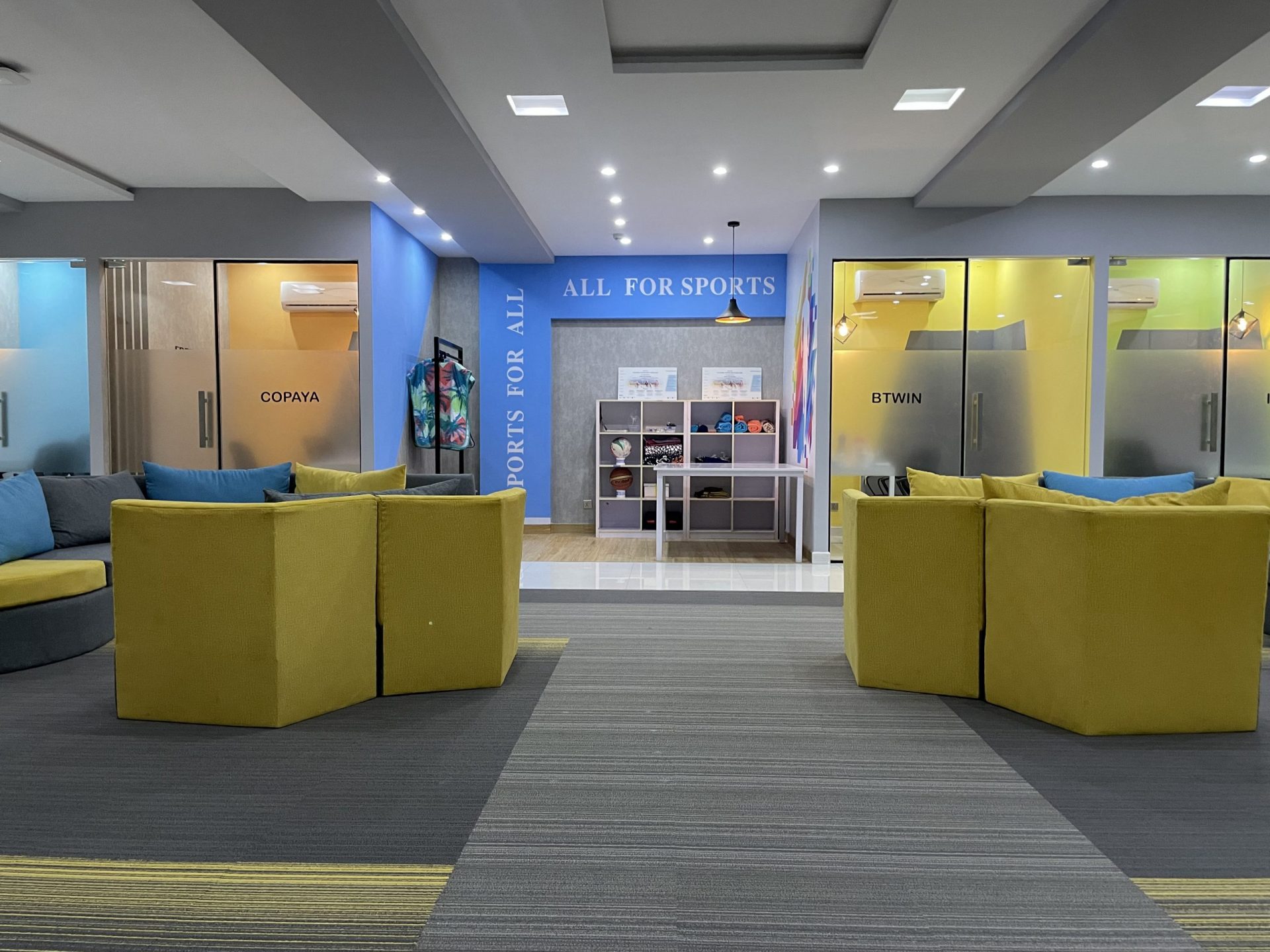 Interior designers in Lahore designed Decathlon office by AenZay