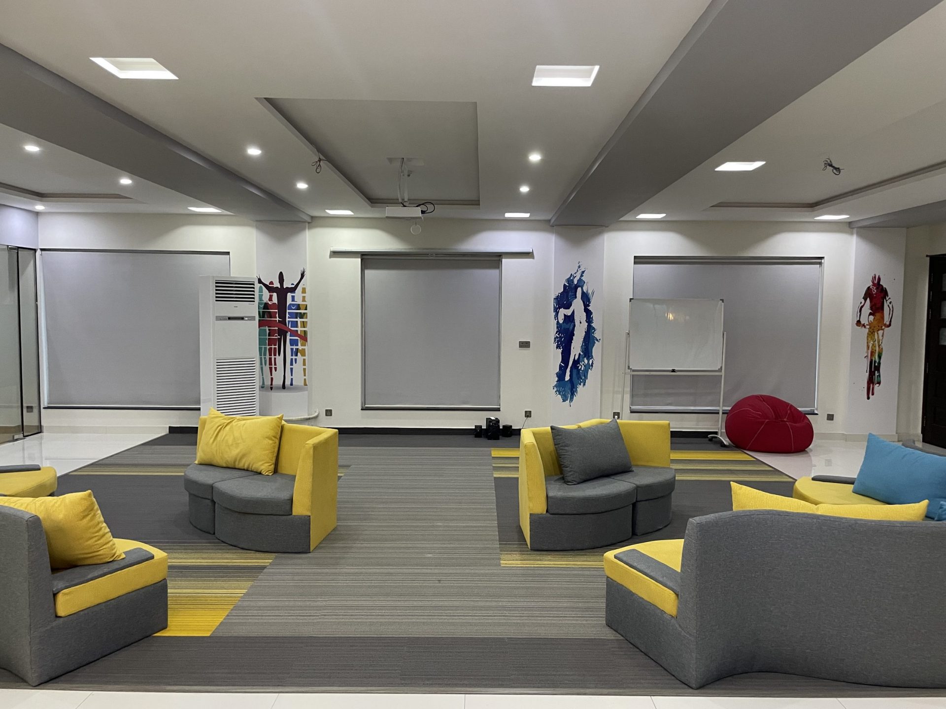 Interior designers in Lahore designed Decathlon office by AenZay